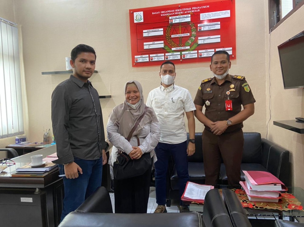 Koordinasi dengan Kasi Pidum dan pengurusan administrasi kependudukan ...